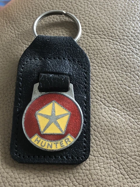 RARE VINTAGE HILLMAN Hunter Red/Yellow Enamel & Black Leather Keyring £ ...