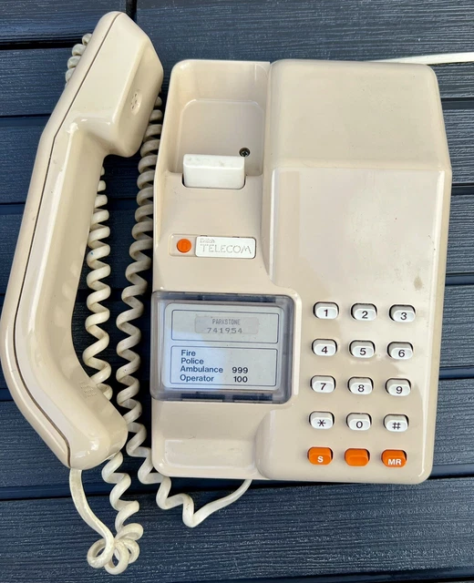 VINTAGE BT VISCOUNT Push Button Telephone- Classic Retro Design- Beige ...