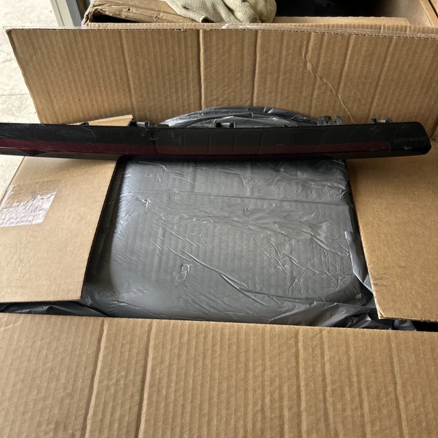 GENUINE GM HIGH Mount Lamp 05978068 $19.53 - PicClick CA