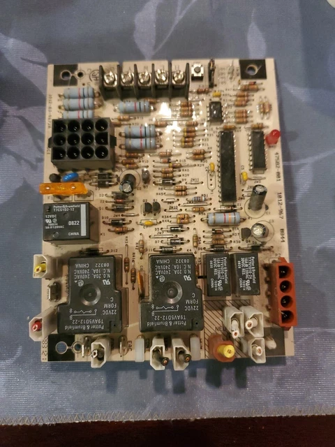 HONEYWELL LENNOX 47582-001 Furnace Control Circuit Board 1012-967 $75. ...