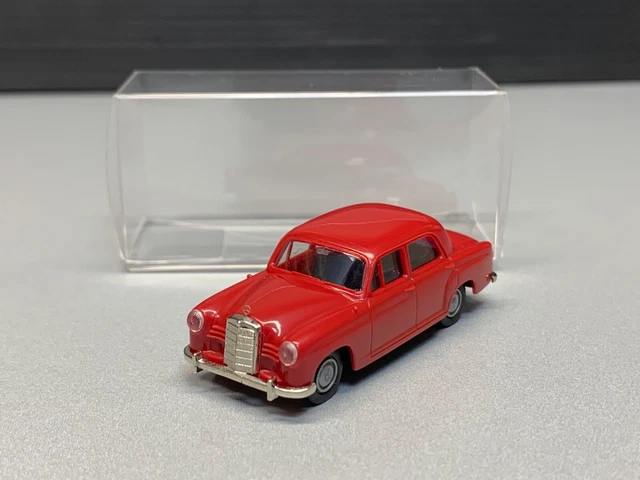 MERCEDES BENZ MB 180/190 Limousine sedan rot red Oldtimer PKW Brekina ...