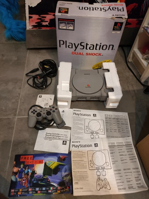 SONY PLAYSTATION PS1 SCPH-7502 C, PSX, BOXED seriale corrispondente ...