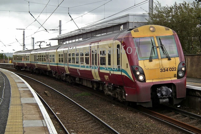 CLASS 334 334022, 3 car EMU, in Carmine & Cream at Partick £0.75 ...