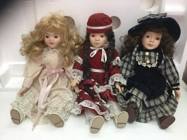 THE CLASSIC COLLECTION - Three Dolls Original - Dolls (See Notes) £46. ...