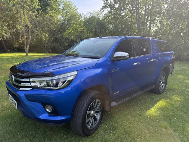 2018 TOYOTA HILUX Invincible D/Cab Pick Up 2.4 D-4D PICK UP Diesel ...