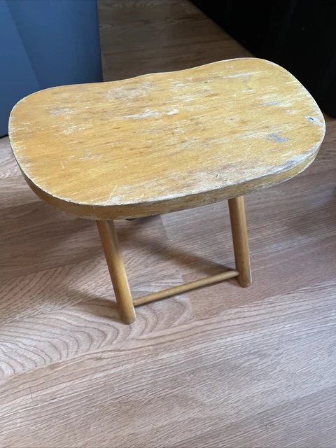 VINTAGE NEVCO FOLD 'N Carry Wooden Folding Milking Stool Collapsible £8 ...