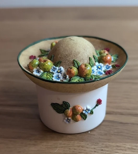 WILLOW HALL JANE Asher 1998 Miniature Hat Trinket Box Sculpture £9.99 ...