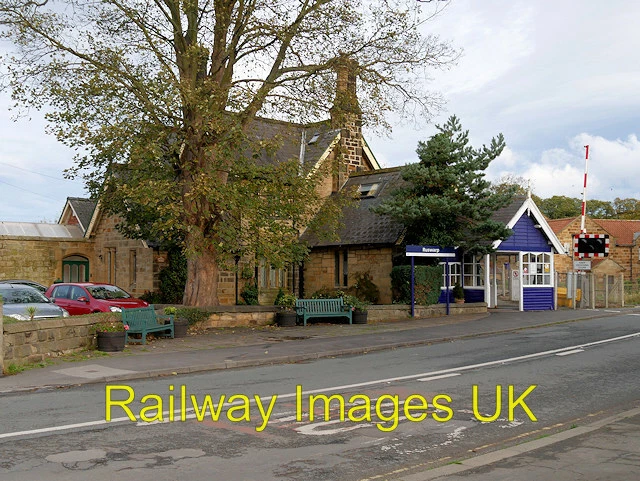 RAILWAY PHOTO - The Station at Ruswarp c2017 £2.00 - PicClick UK