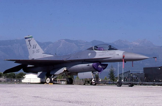 F-16C AV 31st OG USAF 35 mm aircraft slide CF EUR 4,67 - PicClick IT