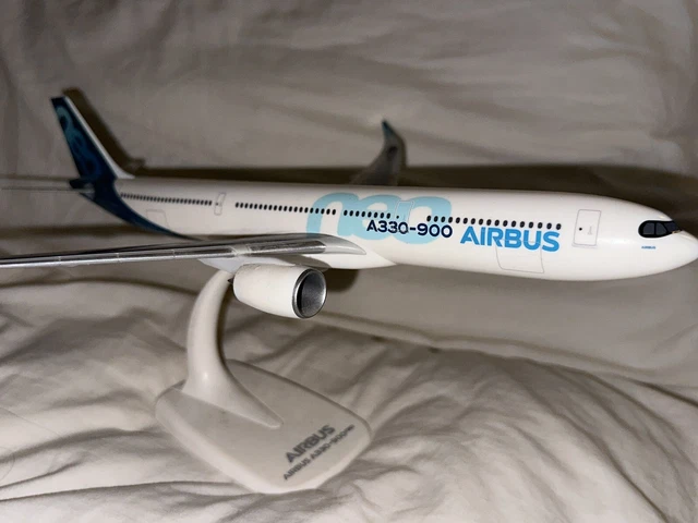 MODEL AIRBUS A330-900 NEO Airbus Factory Livery 1:200 Push Fit Plastic ...