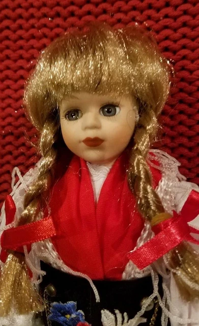 ~THE CLASSICAL COLLECTION European Hand crafted Porcelain Doll-20025 ...