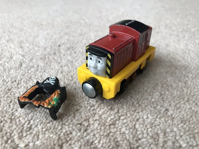 THOMAS & FRIENDS Take-n-Play PIRATE SALTY Metal Diecast MAGNETIC ...