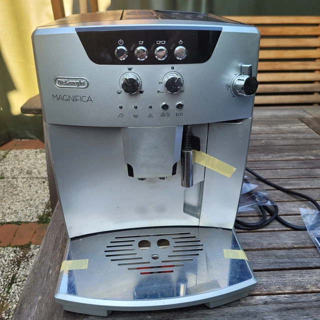 DE'LONGHI KAFFEEVOLLAUTOMAT MAGNIFICA ESAM 4008.S, Silber Defekt ...