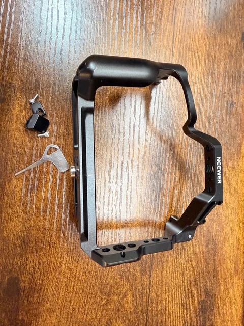 NEEWER R50 CAMERA Cage for EOS R50 Aluminum Video Rig with NATO Rail 1/ ...