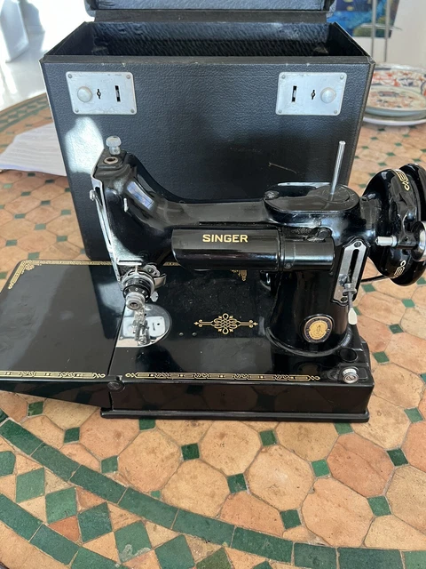 MACHINE A COUDRE SINGER Model 6230 Club Vintage Portative Couture ...