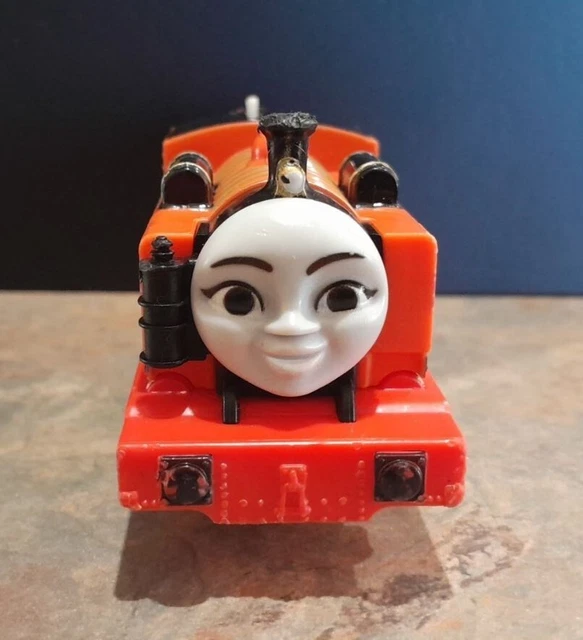 NIA - THOMAS the Tank Engine & Friends Battery Motorised Trackmaster ...