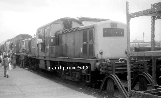 ORIGINAL RAILWAY NEGATIVE. Clayton Class 17 locos Derby Works 1974 £4. ...