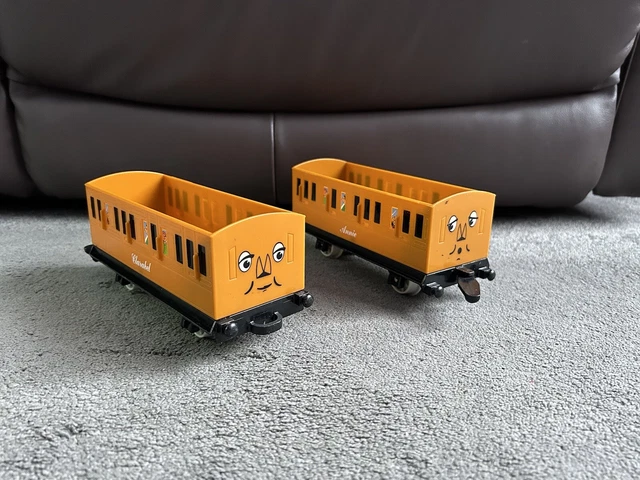 THOMAS THE TANK Engine Carriages £10.00 - PicClick UK