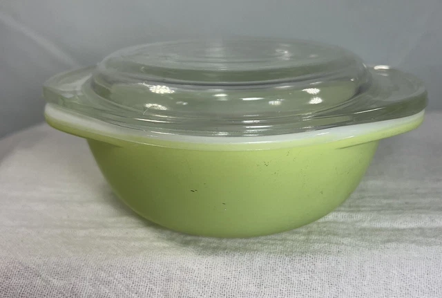 VINTAGE PYREX 8OZ. 080 Lime Green Ovenware Casserole Dish with Lid $15. ...
