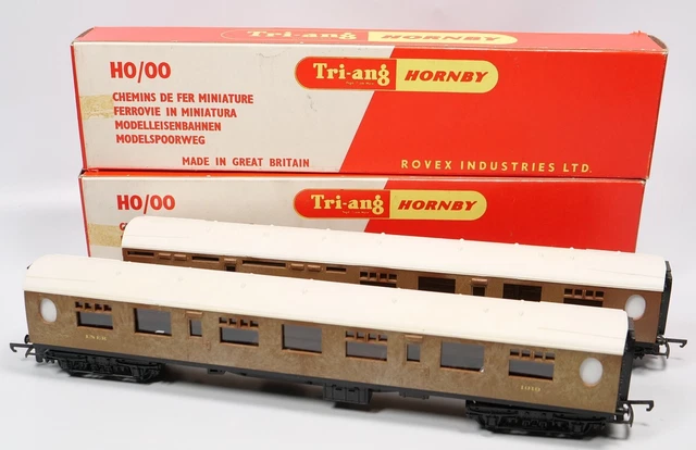 2 X TRIANG Hornby LNER Teak Thompson Flying Scotsman Coaches (R745/R746 ...