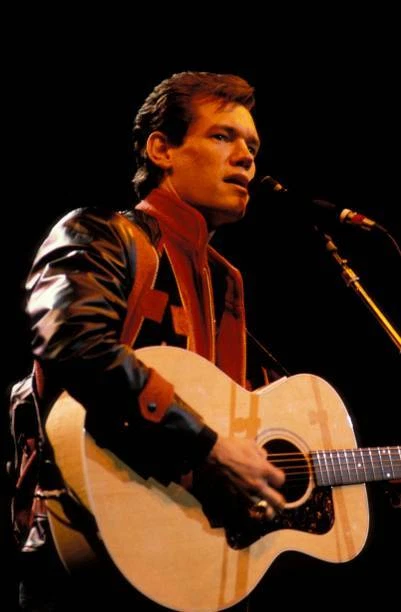 RANDY TRAVIS 1989 Singer Music OLD PHOTO 1 $8.50 - PicClick AU