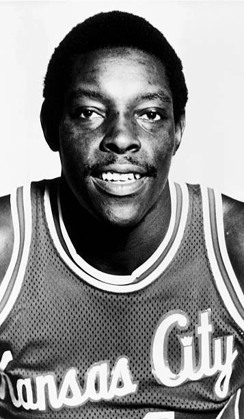 SAM LACEY OF The Kansas City Kings Poses Old Basketball Photo EUR 6,68 ...