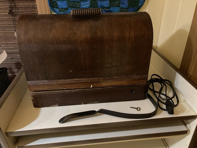 VINTAGE SINGER 99K Electric Portable Sewing Machine with Case & Foot ...