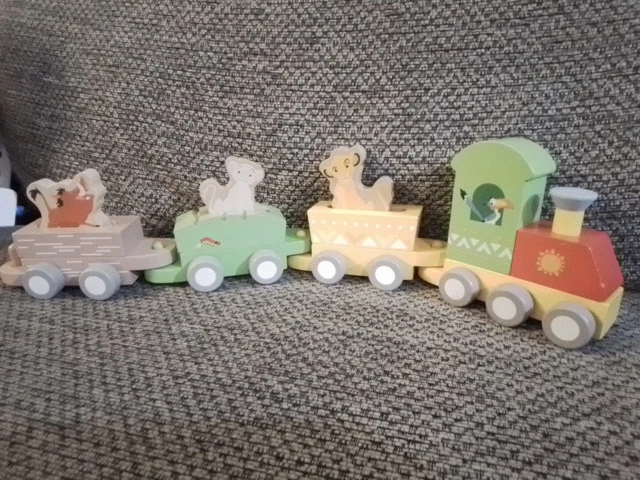 DISNEY THE LION King Wooden Train Playset With Figures Interlocking £9. ...