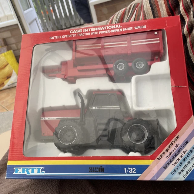 ERTL CASE INTERNATIONAL 1/32 Scale Battery Operated Tractor 1988 £29.99 ...