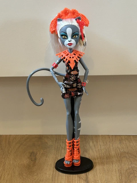 MONSTER HIGH RARE Meowlody Ghouls Getaway Doll Including Stand £30.00 ...