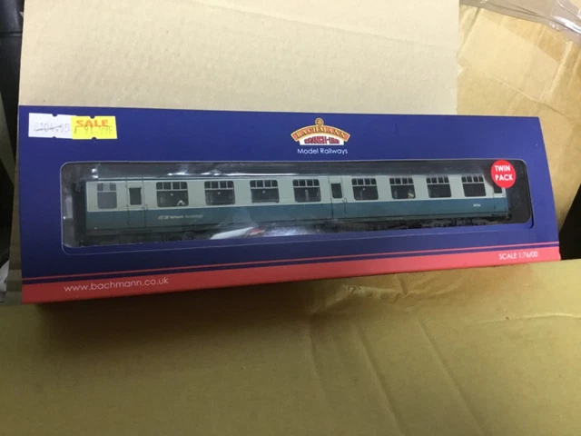 BACHMANN 39-003 2 x BR Mk1 Coaches NSE Branded - Passengers / Weathered ...