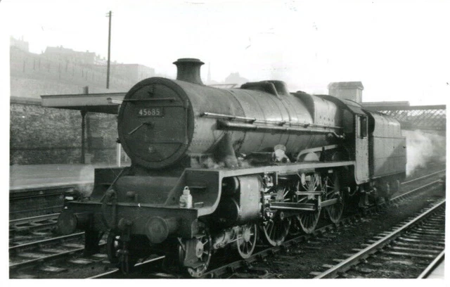 RAILWAY PHOTO LMS Jubilee Class 4-6-0 No 45609 GILBERT & ELLIS ISLANDS ...
