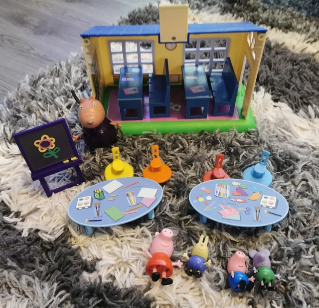 PEPPA PIG SCHOOL Room Play Set With Figures And Accessories £3.84 ...
