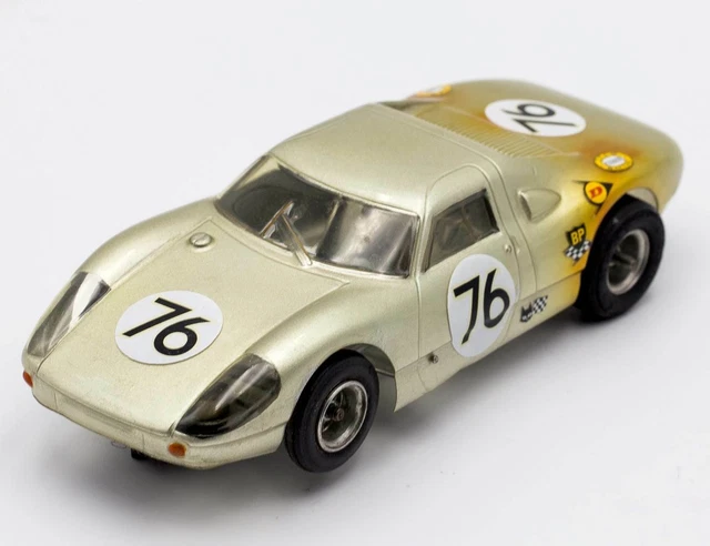 UNIQUE ENGINEERING SLOT car With Porsche 904 GTS Lexan Body scale 1:24 ...