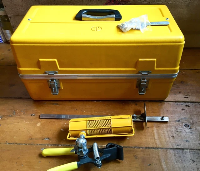 VINTAGE BT ENGINEERS Toolbox and Tools 80’s British Telecom Tool Box ...