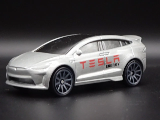 TESLA MODÈLE X 4x4 Rare 1:64 Echelle Limité de Collection Diorama Moulé ...