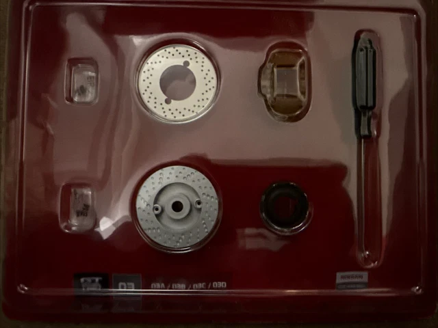 1/8 SCALE EAGLEMOSS Build Your Own Nissan R35 Gt-R Car Issue 3 Parts No ...