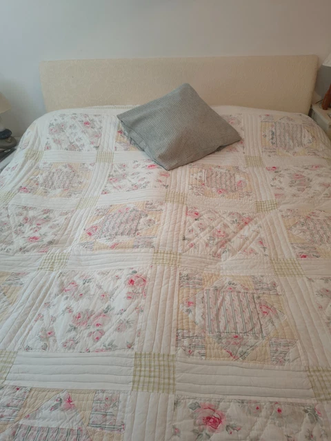 FANTASTIC BED! SUPER King Zip & Link Mattresses & Bed Base with four ...