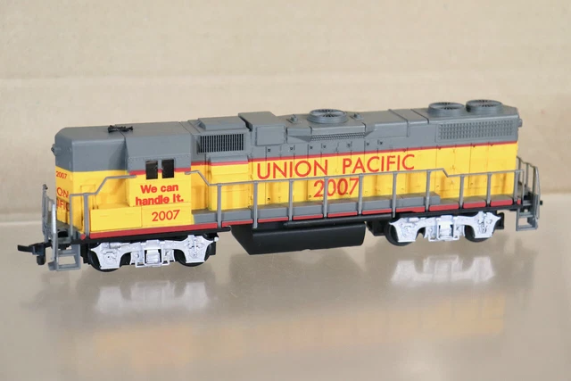 LIFE LIKE 8075 UNION PACIFIC UP CLASS GP 38 HIGH NOSE DIESEL LOCOMOTIVE ...