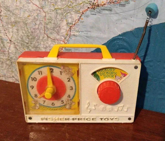VINTAGE 1971 FISHER Price Wind Up Clock Radio 'Hickory Dickory Dock ...