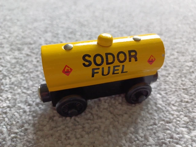 THOMAS THE TANK Engine & Friends Wooden Train - SODOR FUEL TANKER £9.99 ...