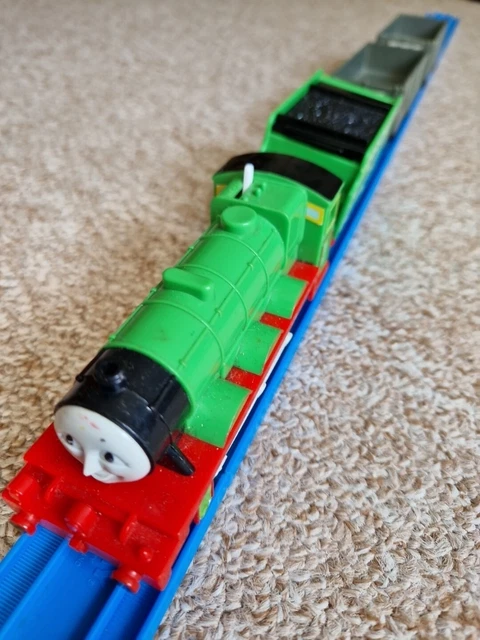 TOMY TRACKMASTER THOMAS train HENRY & MOTORISED TENDER WITH TROUBLESOME ...