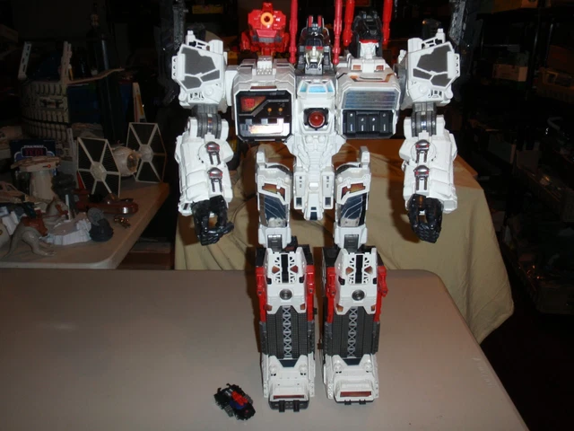 TRANSFORMERS GENERATIONS TITAN Class Metroplex W/Upgrade Kit $899.99 ...