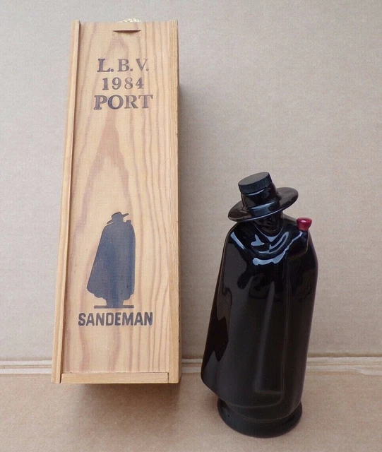 SANDEMAN 1984 L.B.V Port Wade Figure The Don Decanter With Wooden Box ...