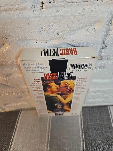 BASIC INSTINCT (VHS, 1992) Michael Douglas, Sharon Stone $24.99 ...