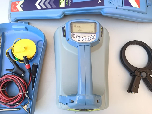 RADIODETECTION RD7000+ LOCATOR and Radiodetection TX-10 Transmitter ...