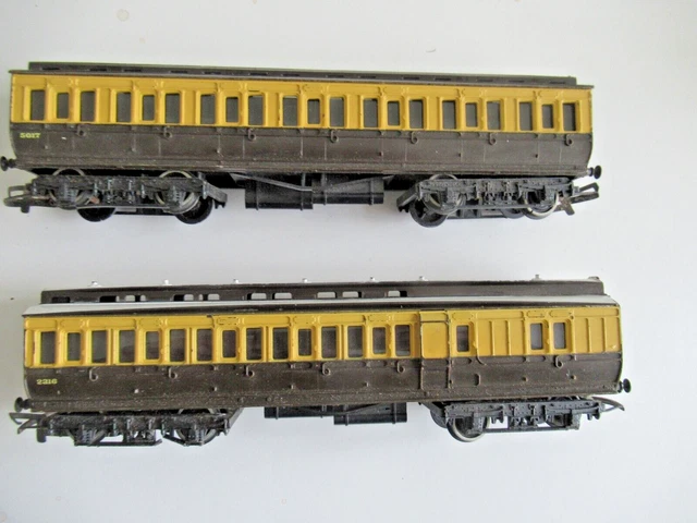TRIANG R332 & R333 OO Gauge GWR Brown/Cream Short Clerestory Coaches ...