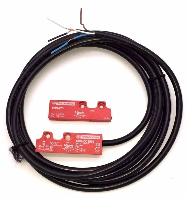 SCHNEIDER PREVENTA XCS-DMC5902 Magnetic Safety Switch Plastic 24V DC 2m ...