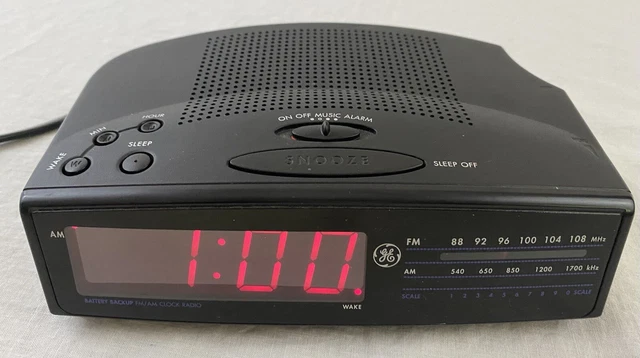 VINTAGE GENERAL ELECTRIC GE Digital Alarm Clock Model 7-4815A AM/FM ...