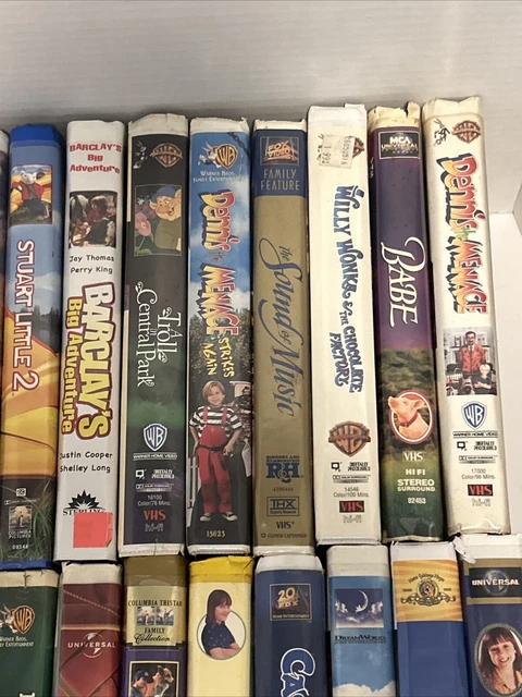 VINTAGE VHS MOVIES Lot x 26 Clamshell Cases Free Willy, Matilda, Antz ...